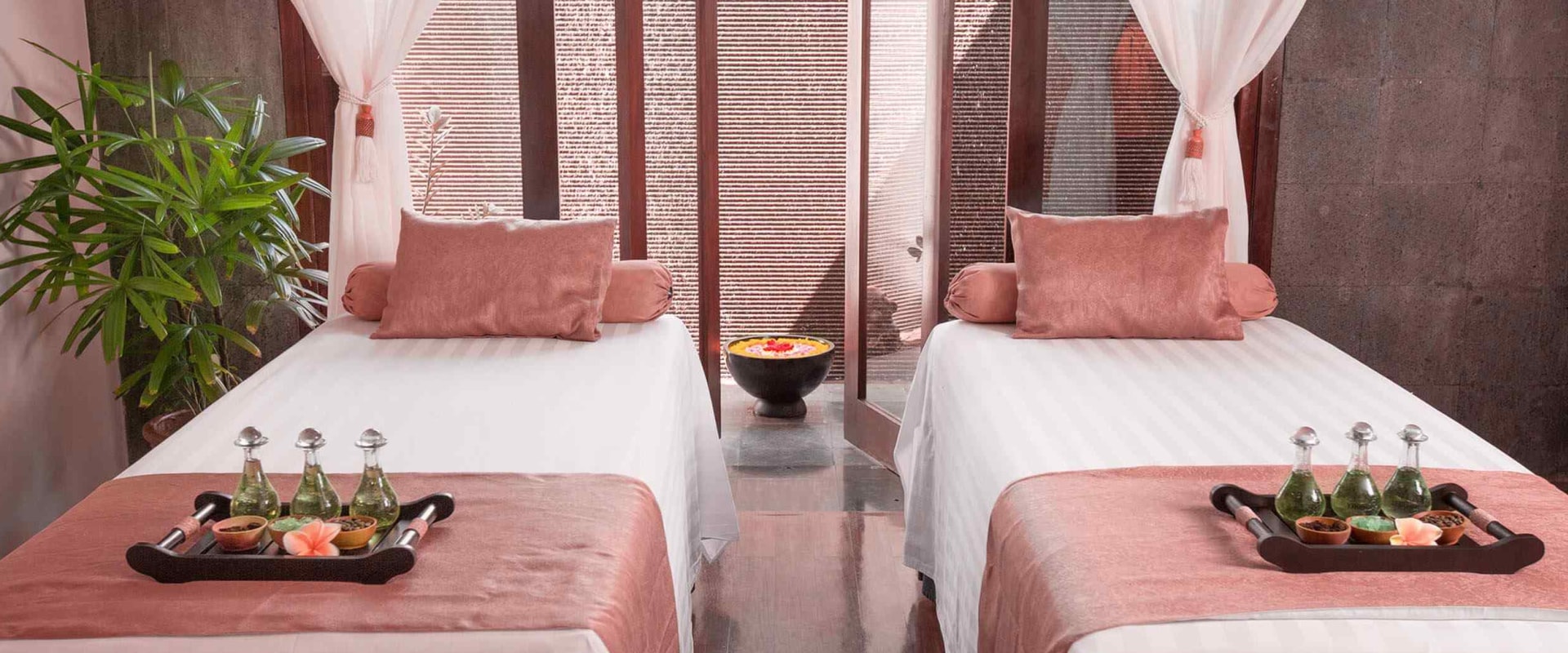 What Beauty Treatments Can You Enjoy in a Spa Room?